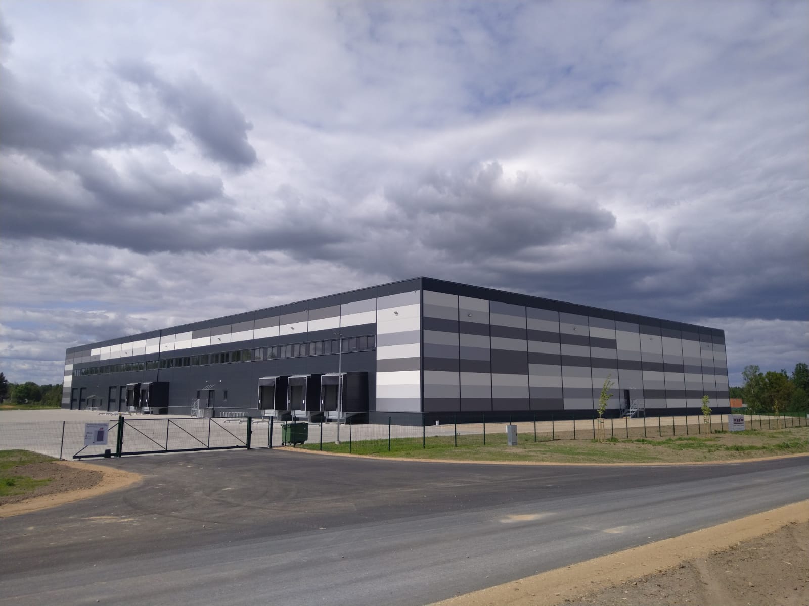Production and storage buildings with office spaces in Lizums - PMG ...